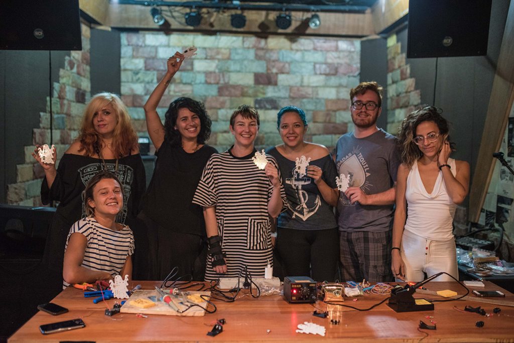 Phantom Chips – Noisy custom electronics